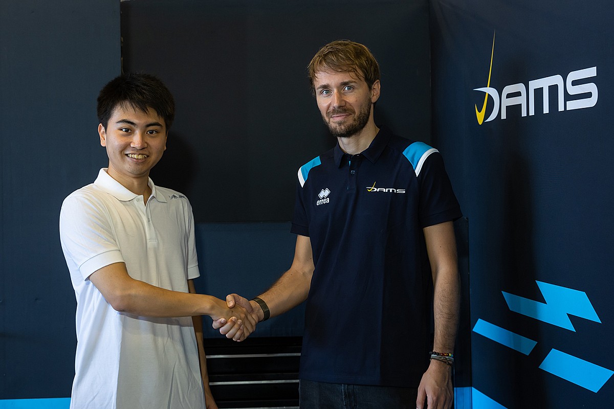 Iwasa, DAMS ile Formula 2'de yarışmaya devam edecek