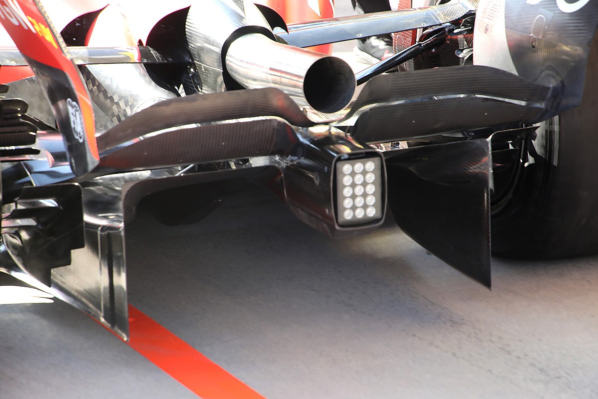 F1 | Ferrari: beam wing carica e grandi branchie di raffreddamento