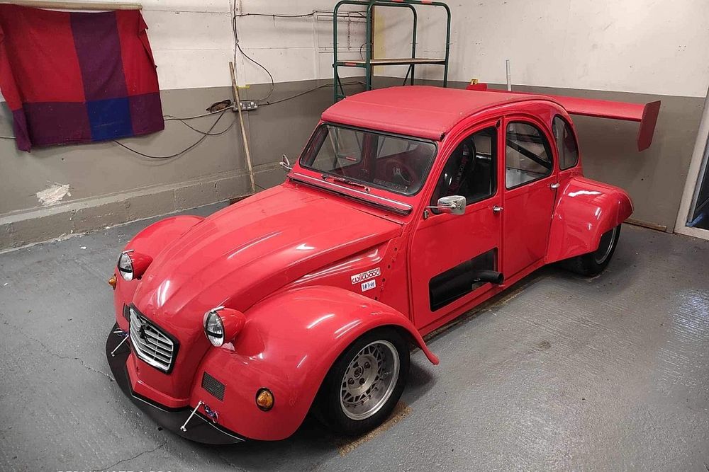 Club racer building V8-powered Citroen 2CV Special Saloon