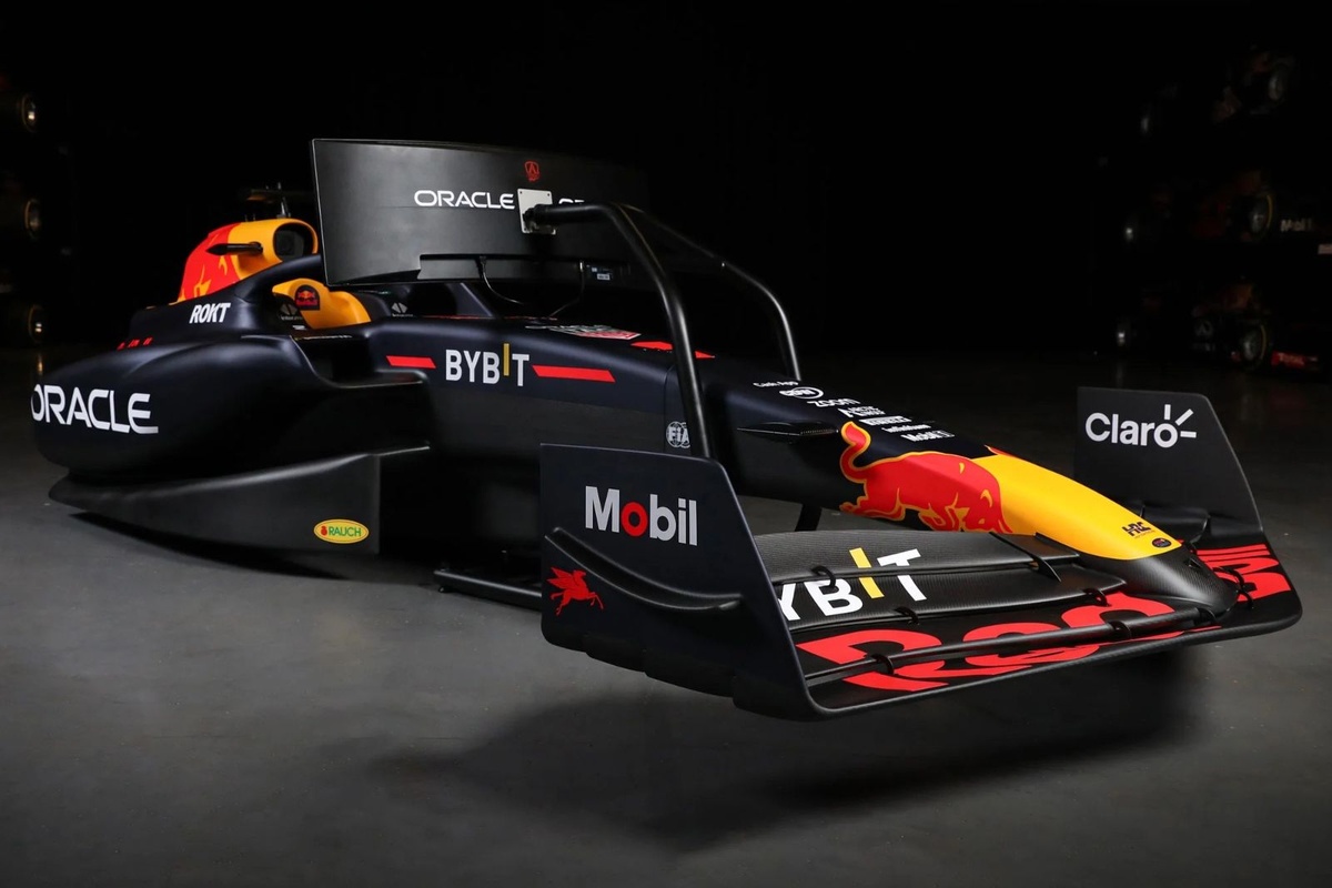 4.5 milyon TL'lik RB19 simülatörü tanıtıldı