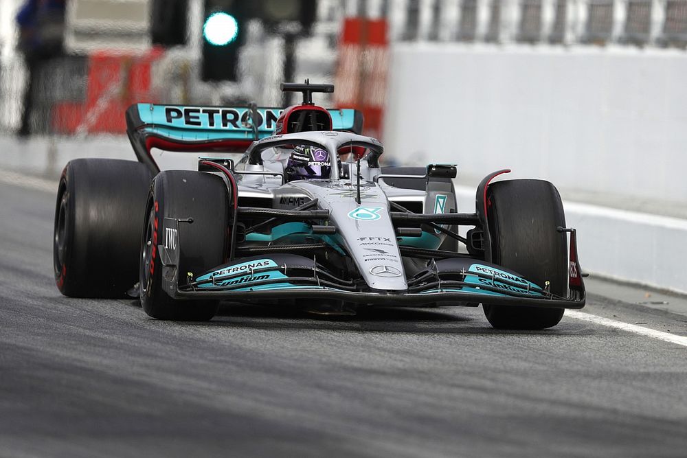 Mercedes had to overcome "obstacles" in F1 test - Hamilton
