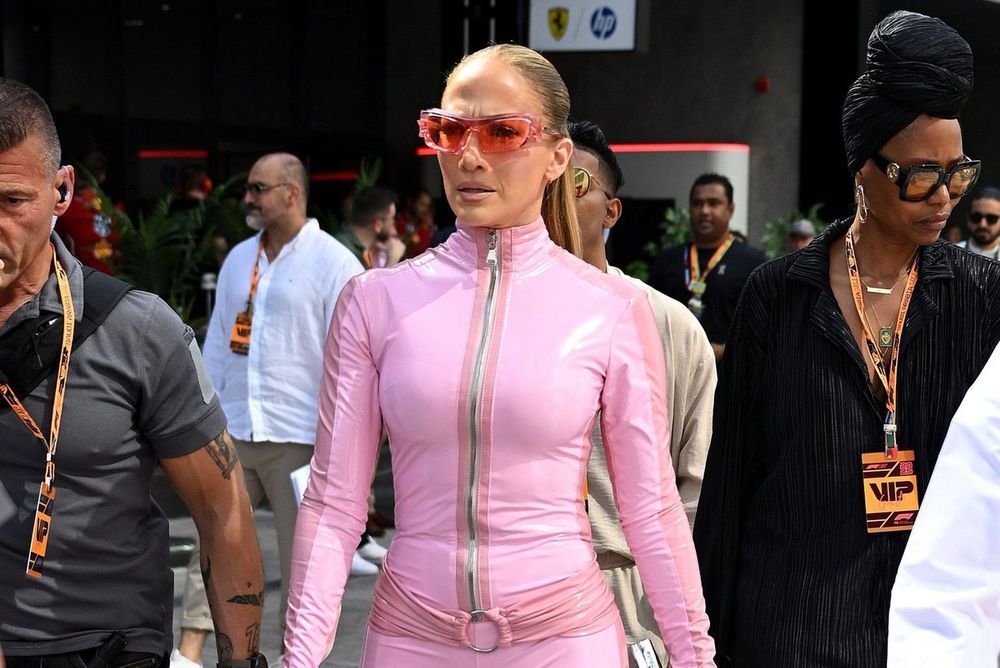 Jennifer Lopez makes surprise Ferrari paddock visit at Saudi Arabian ...