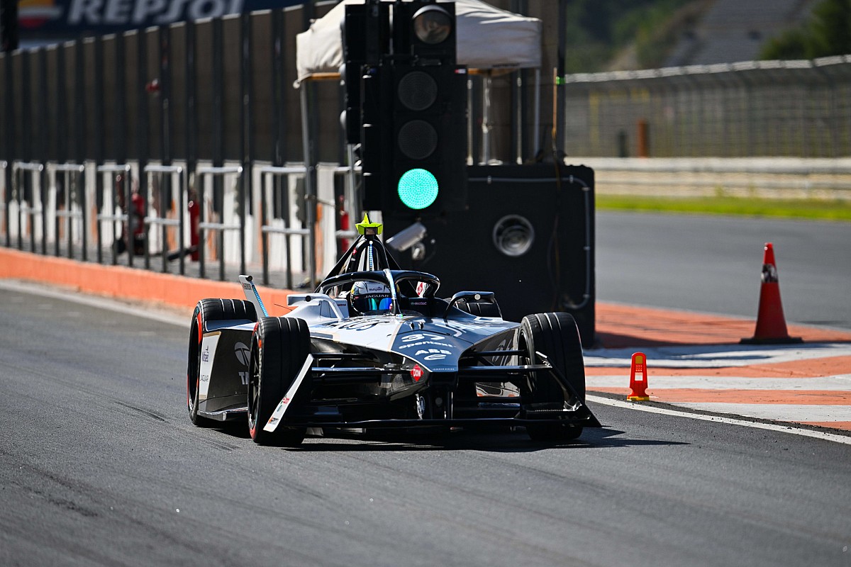 Cassidy ensures Jaguar clean sweep as Formula E Valencia testing ends ...