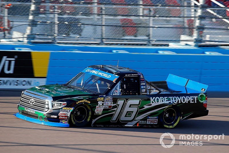Brett Moffitt wins Phoenix Truck race with three-wide pass