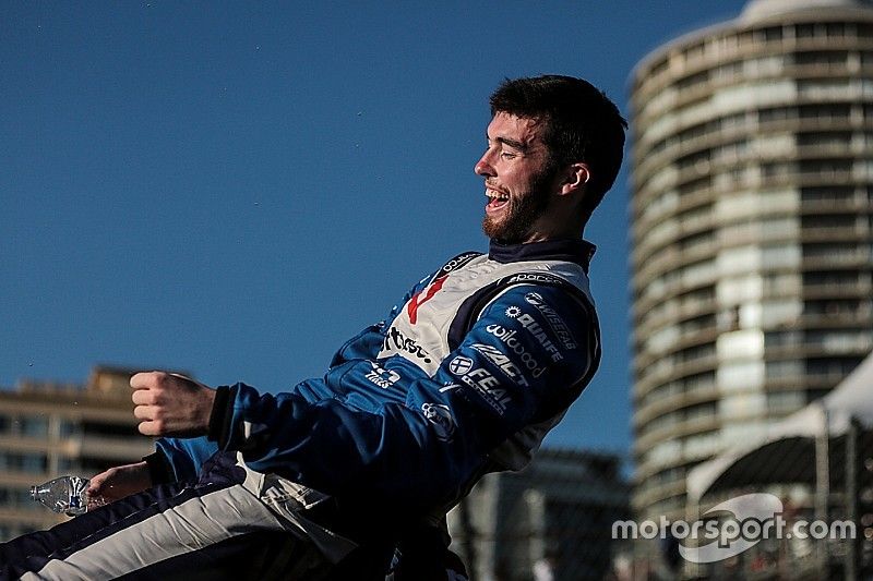 James Deane increases his chances for a championship with the win