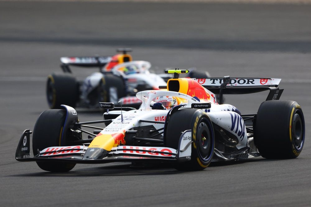 How did Hadjar compare to Tsunoda in first F1 race start at Shanghai?