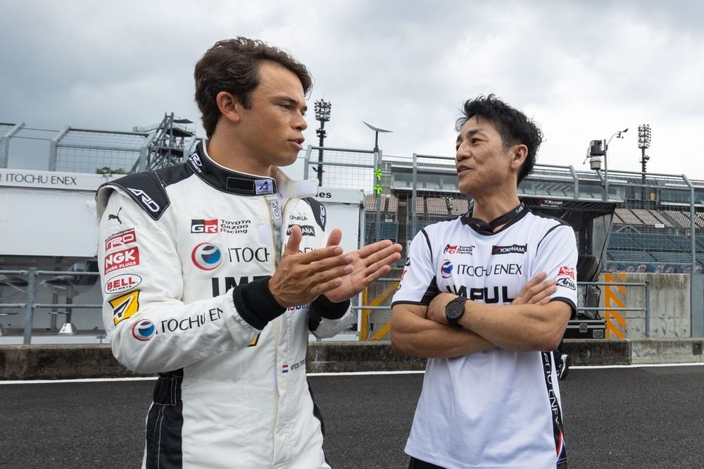 Hoe Nyck de Vries direct goede indruk maakt in Super Formula