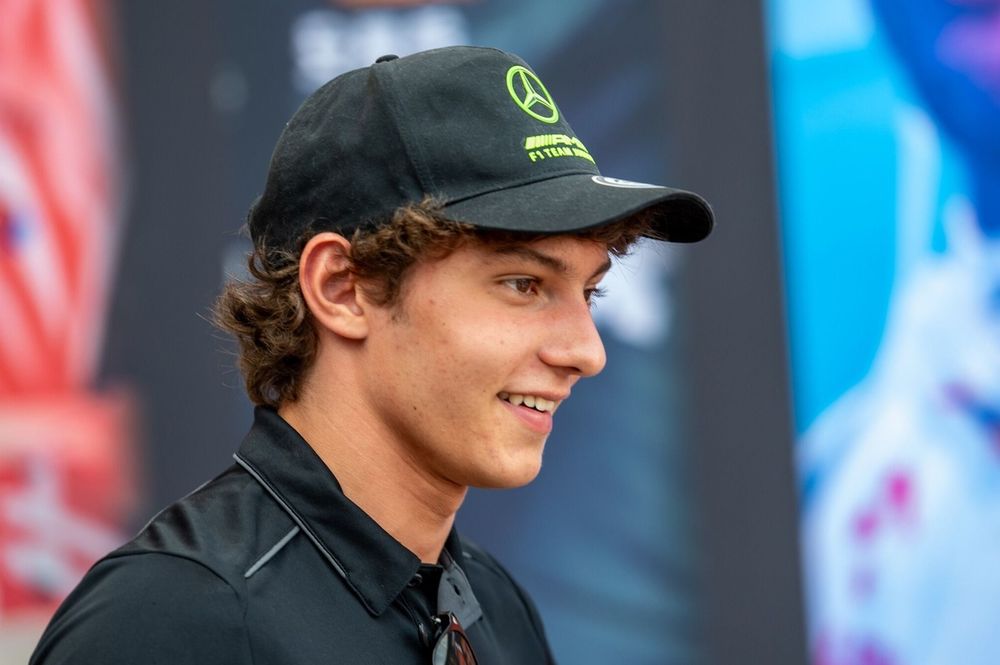 F1 | Ufficiale: Kimi Antonelli debutta con la Mercedes nel 2025