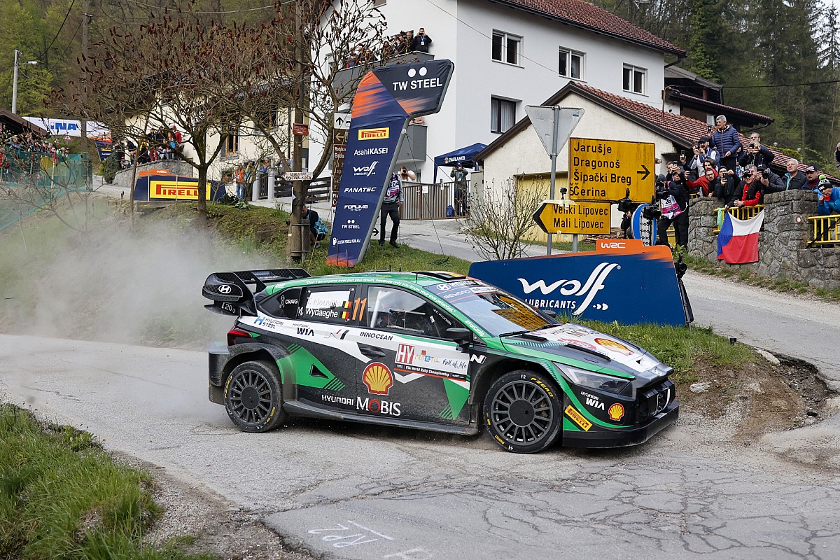 WRC Croatia: Neuville holds onto lead from charging Evans