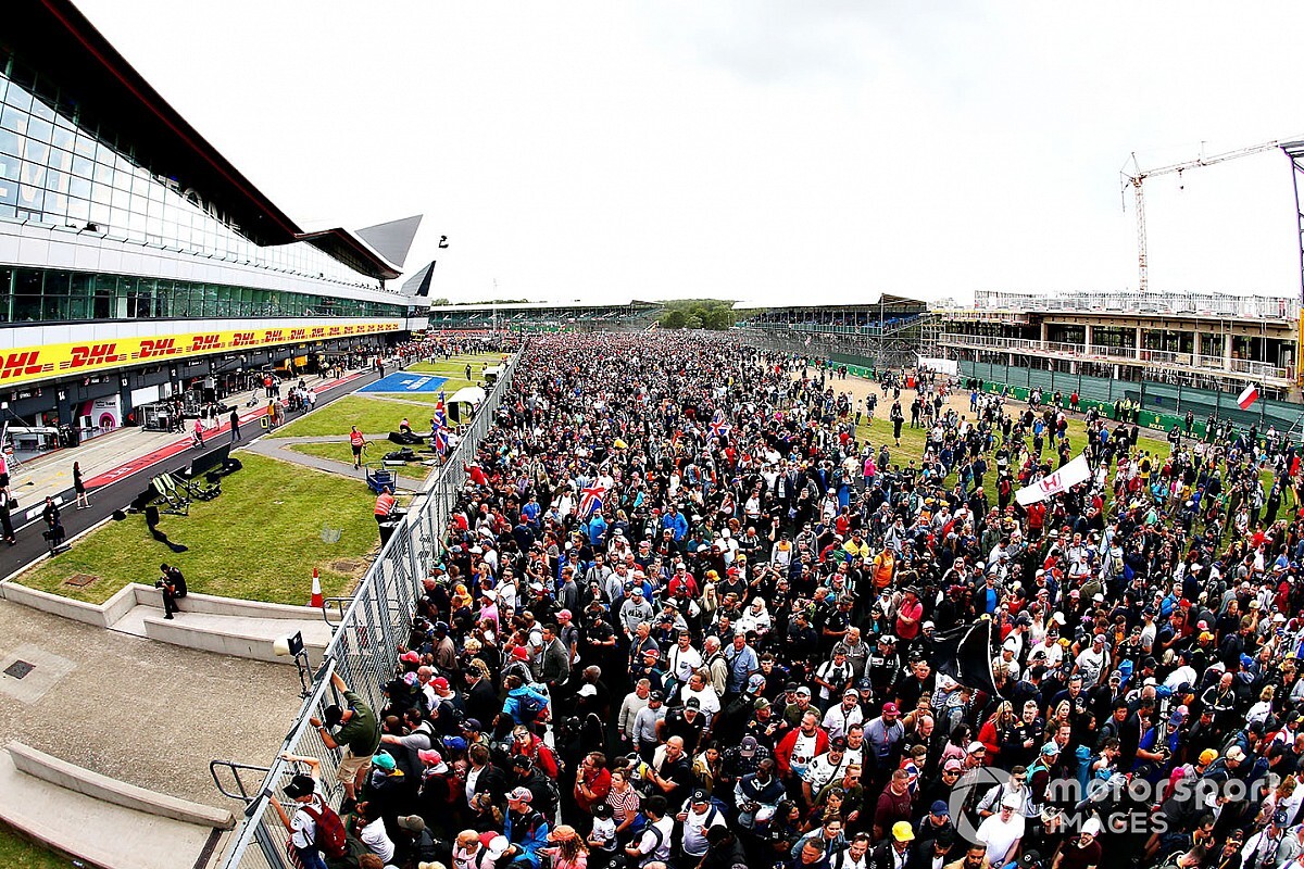 Police warns fans to stay away from Silverstone