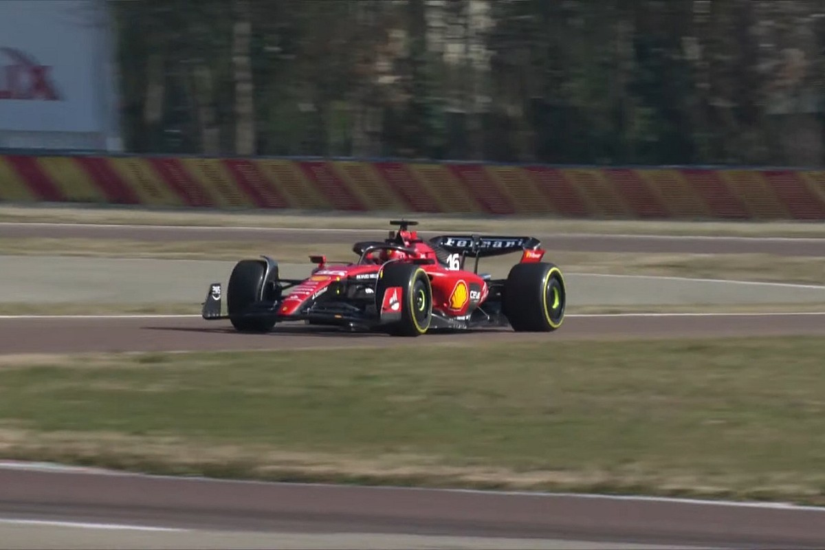 VIDEO: Leclerc maakt eerste meters in gloednieuwe Ferrari SF-23