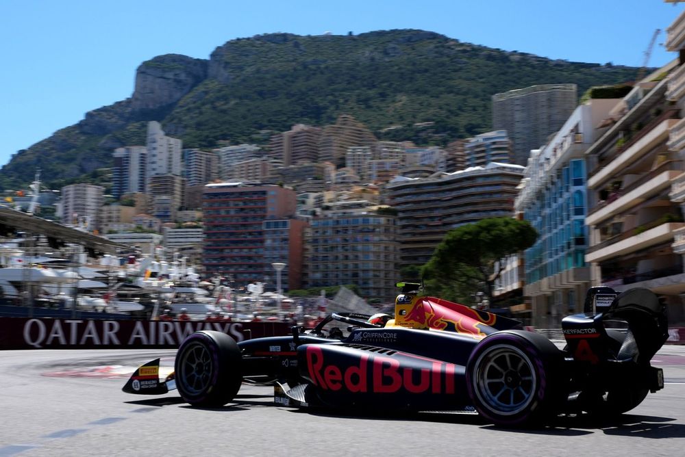Maini wint F2-sprintrace Monaco, hoofdrol voor Red Bull-junior Lindblad