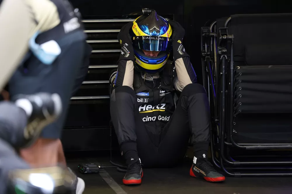 Le Mans race-ending Cadillac failure is a “dagger in the heart ...