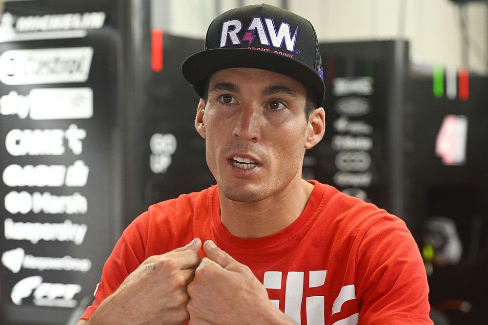 Espargaró desperdicia una oportunidad de oro por un error de Aprilia