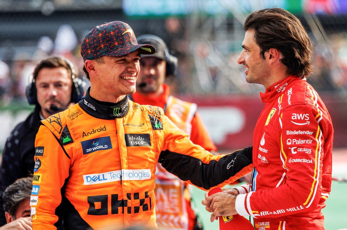 Carlos Sainz 2026-ra csapatot válthat az F1-ben – német sajtó