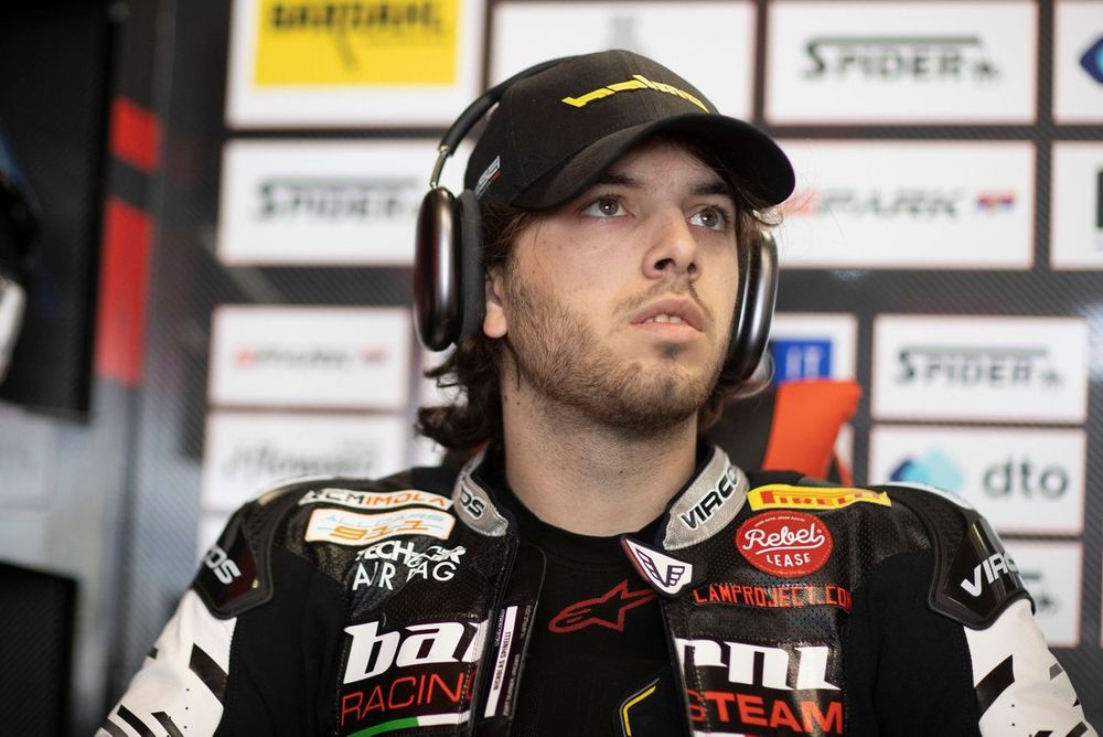 Spinelli wint bij WSBK-debuut: “Team maakte keuze voor inters”