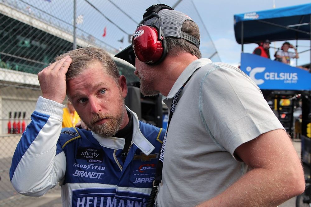 Kyle Larson admits mistake after crashing Justin Allgaier in lead battle