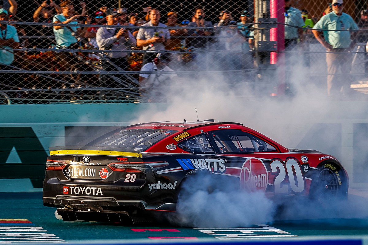 NASCAR Homestead: Christopher Bell fährt in turbulentem Rennen ins Finale!