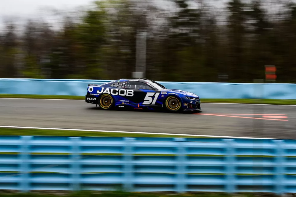 NASCAR official details the no-caution call for Cody Ware's late crash ...