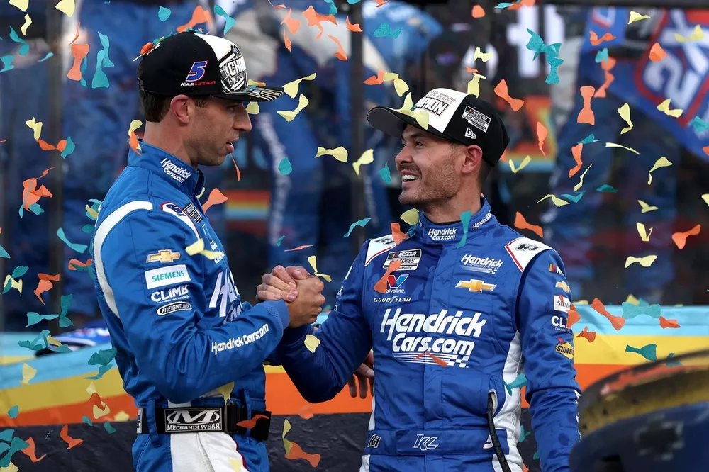 Kyle Larson signs a five-year contract extension with Hendrick