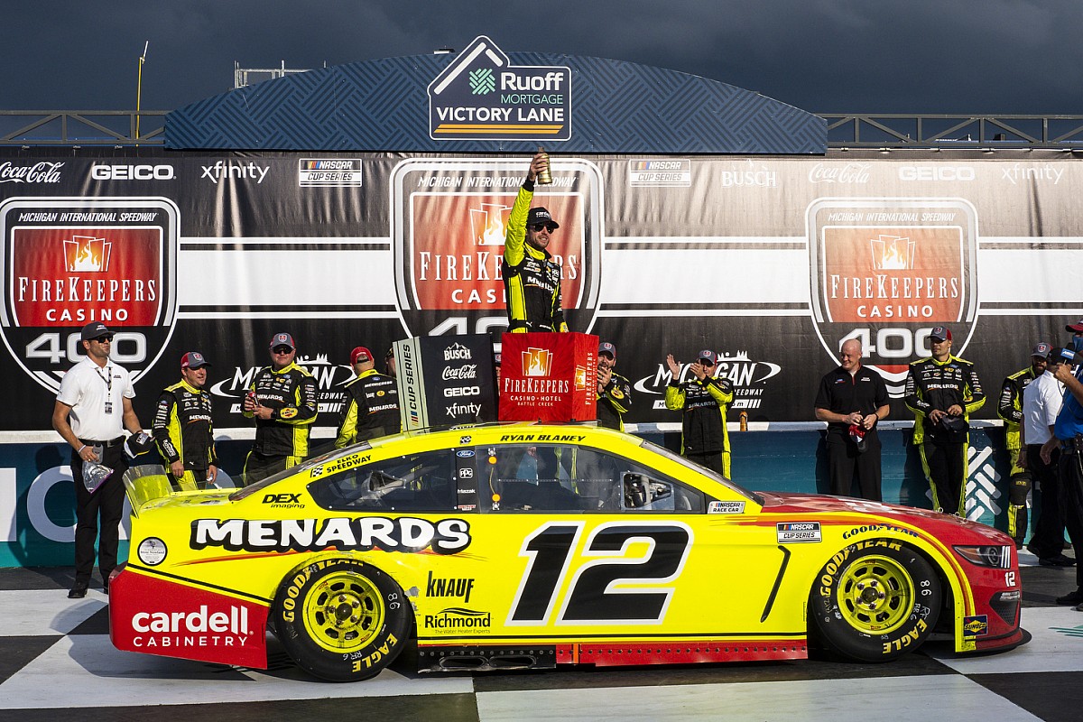 Ryan Blaney charges to Michigan Cup win over Byron