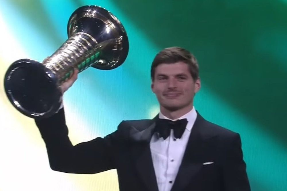 Max Verstappen FIA Galası'nda dördüncü F1 şampiyonluğu kupasını aldı