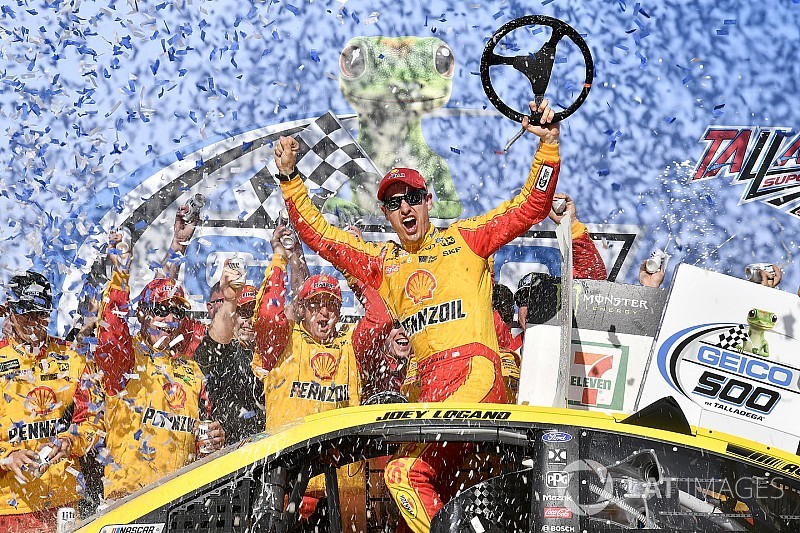 Joey Logano holds back Kurt Busch to win at Talladega
