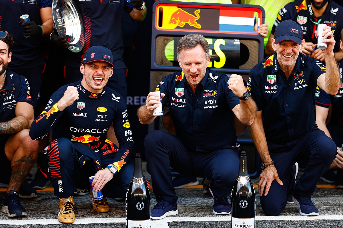 F1-update: Perfect weekend Verstappen in Barcelona, Mercedes nu het ...