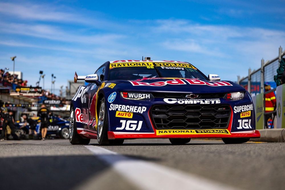 Supercars Darwin: Feeney beats Winterbottom in Saturday race