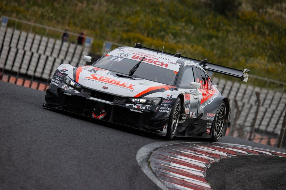 予選下位のシビックが表彰台独占の衝撃！ 100号車STANLEYが優勝……TOM'Sはまさかのダブルリタイア｜スーパーGT第7戦オートポリス決勝速報