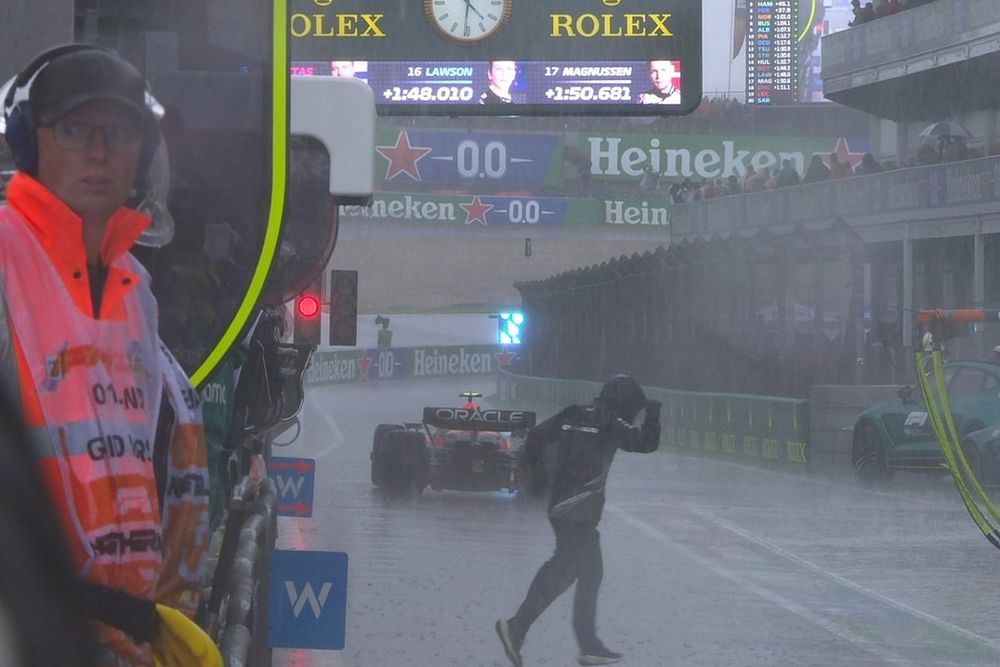 ¡Bandera roja por el caos de la lluvia en la carrera de F1 en Holanda!