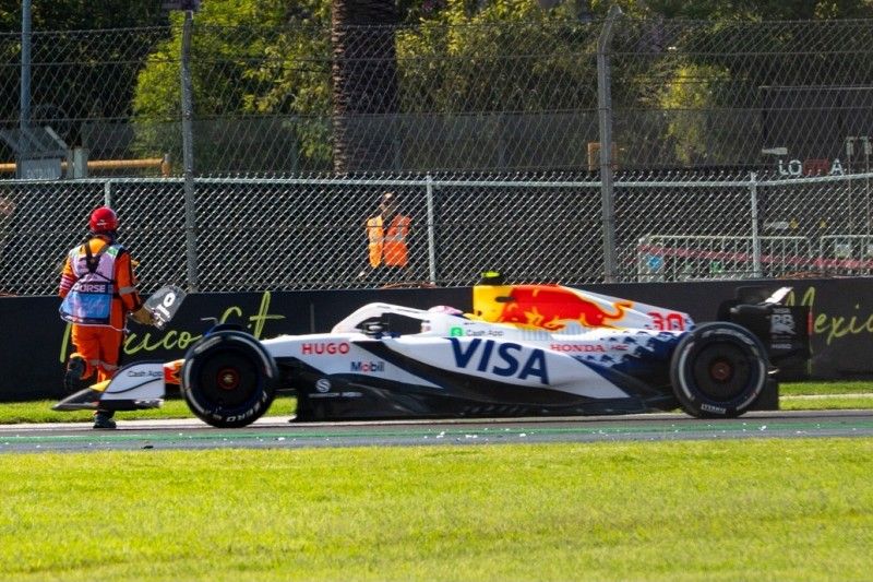 Startcrash in Mexiko: Liam Lawson "stinksauer" auf Carlos Sainz