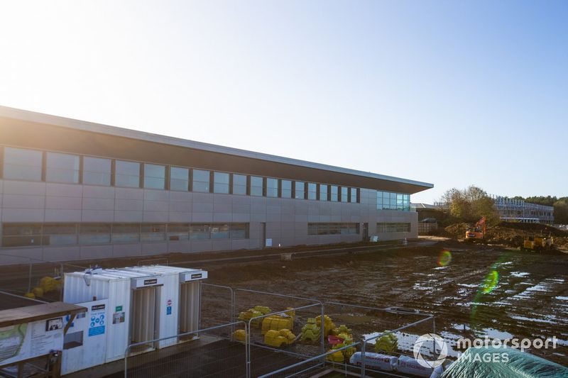 Reportage - Au cœur de la future usine Aston Martin F1
