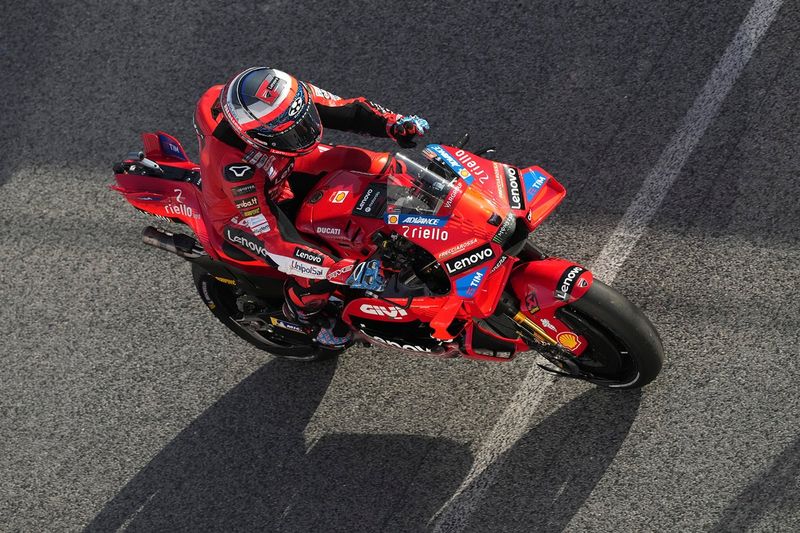 Test Barcelone - Álex Márquez conclut l'année 2024, chute pour Martín