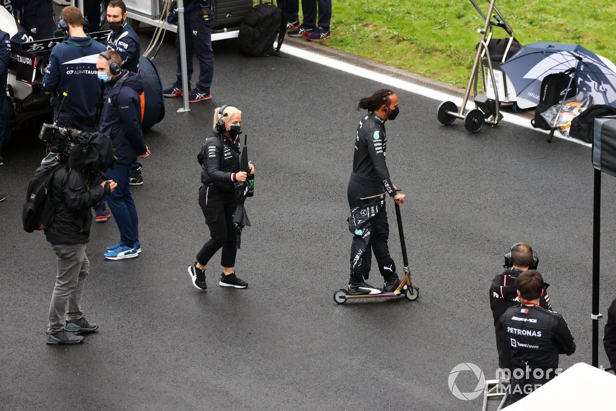 Mengenal Angela Cullen, Wanita di Balik Sukses Lewis Hamilton