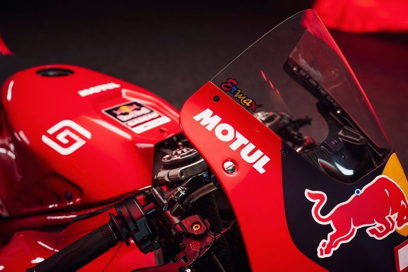 Gallery MotoGP | Ecco le KTM del team GasGas con il logo Red Bull