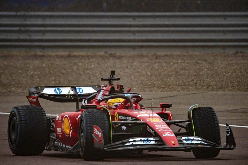 F1 | Ferrari: run di 10 giri e prove di partenza per Hamilton