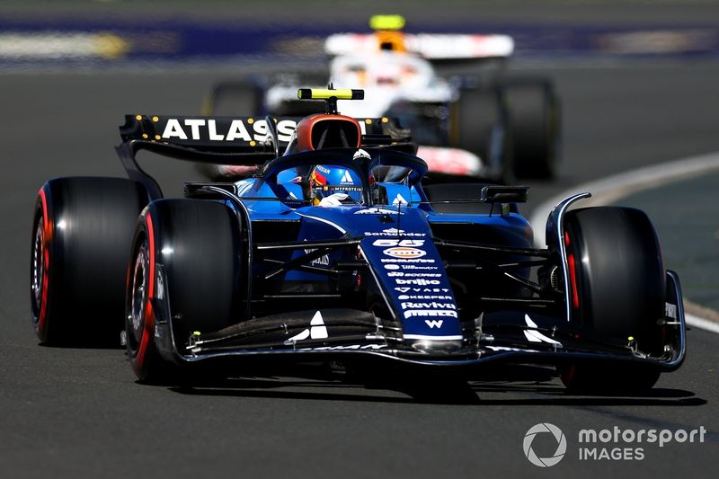 Alonso ne veut rien dire et l'assume : "On vient ici parce que c'est obligatoire"