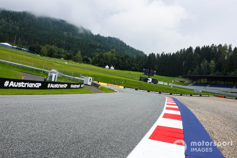 Sainz : "Il faut faire confiance à très peu de gens dans le paddock"