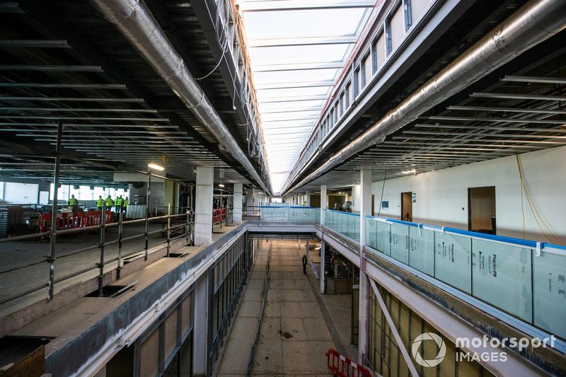 Reportage - Au cœur de la future usine Aston Martin F1