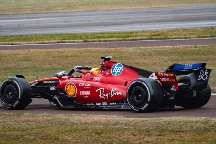 El debut de Hamilton con Ferrari termina tras 30 vueltas en Fiorano