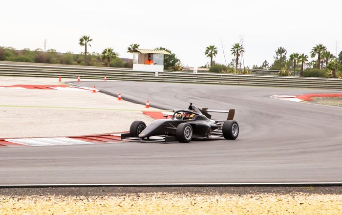 Fotos El Tc Racing De Courtois Y Merhi Ya Ha Completado Sus Primeros Test