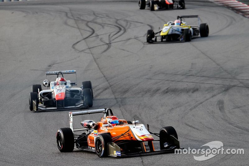 Julio Moreno Profile - Bio, News, High-Res Photos & High Quality Videos