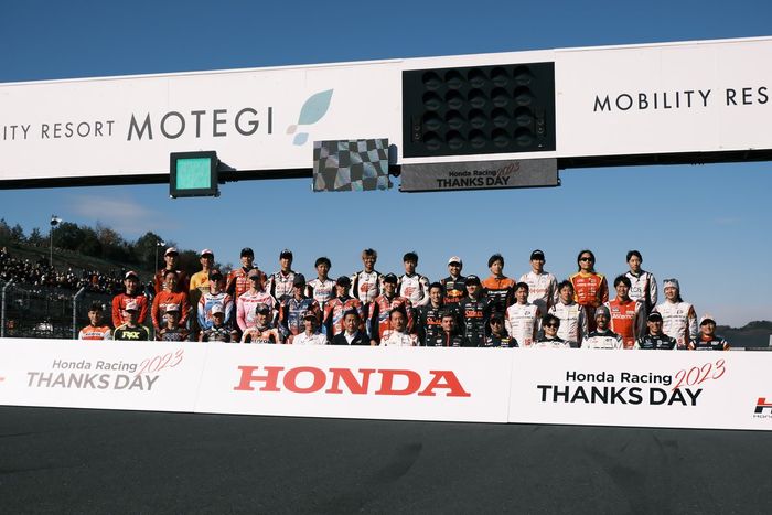 In beeld: Verstappen in actie bij Honda Racing Thanks Day 2023