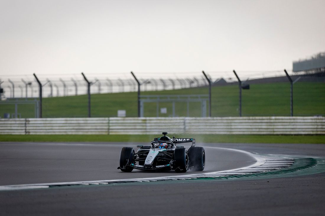 Galería: primeras imágenes del Mercedes W17 en pista Fórmula 1