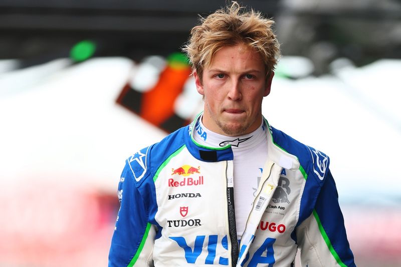 Lawson : La Racing Bulls est plus facile, mais la Red Bull n'est pas ...