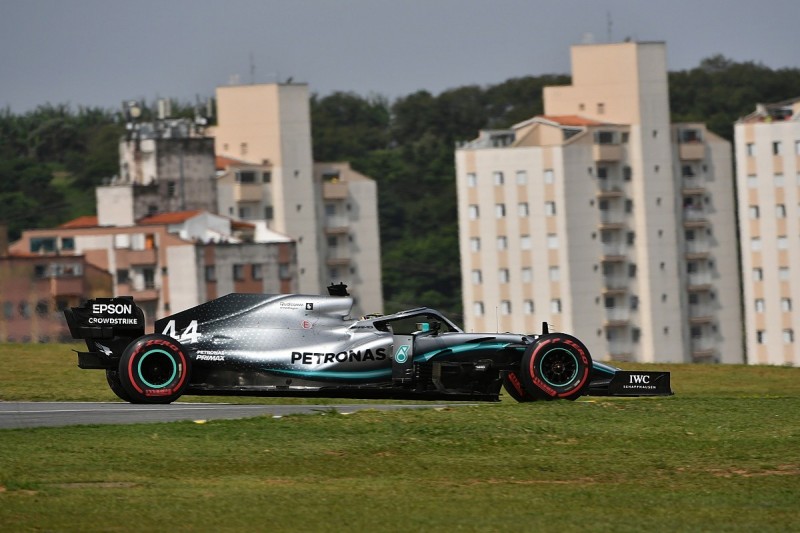 Hamilton against tearing down trees for new Rio Formula 1 circuit